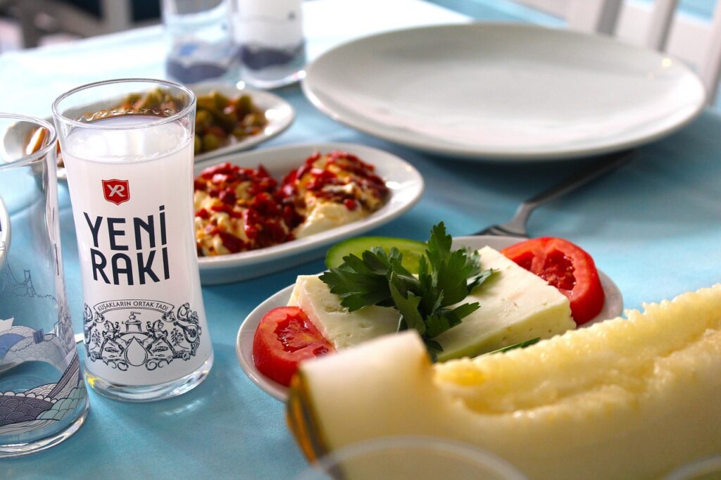 Le raki, l'alcool turc par excellence ! - Turkish Time